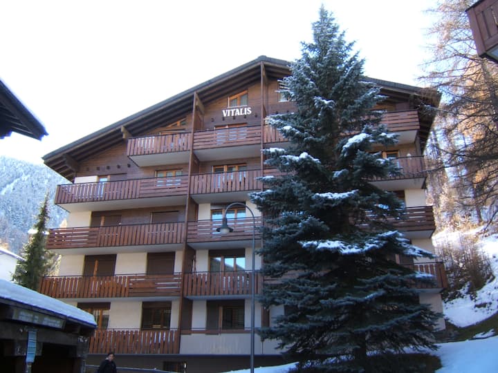 Vitalis Is A Spacious Attic Apartment, Sleeps 5. - Zermatt