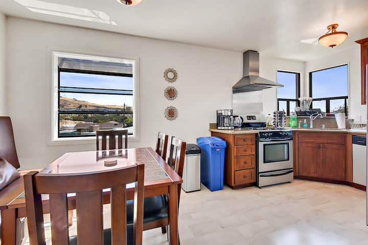 Sparkling Clean Luxury 3 Br Near Sf, Parkings, Ev - South San Francisco, CA