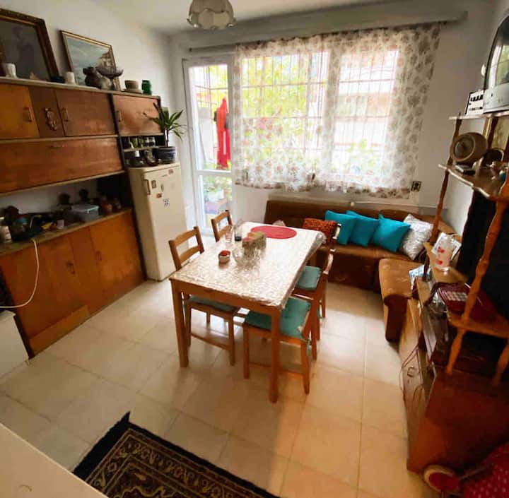Cozy Apartment In The City Center Sofia, 64 M - Sofia Airport (SOF)