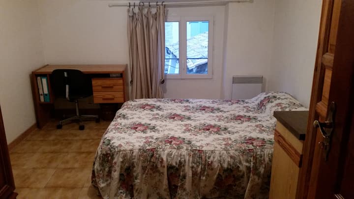 Chambre à Louer Dans Une Jolie Petite Maison - Sisteron