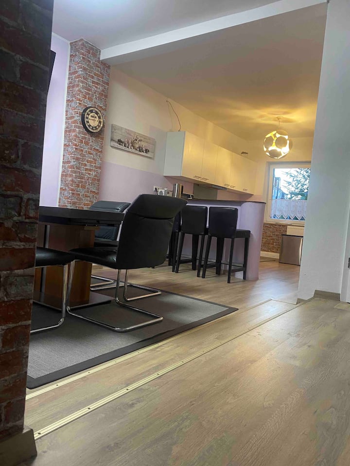 Das 5 Zimmer Haus Nur Für Ihre Mitarbeiter In Hb - Bremen