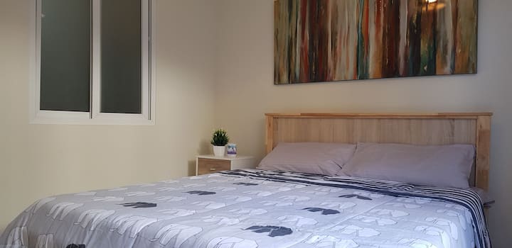 Promo! 1br Cozy Unit In Quiet Bf Homes Las Pinas - Las Piñas