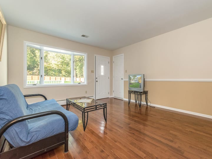 2bdrm Suite W/ Bathroom Horsham- Philadelphia - Warrington, PA