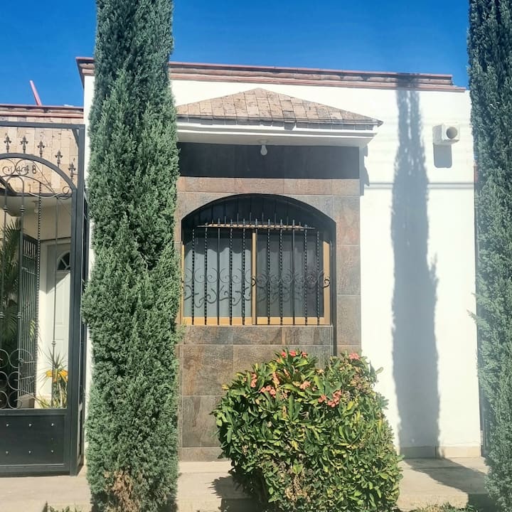 Casa San Jerónimo, En Col. Scally,  Cerca De Todo. - Los Mochis