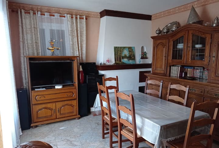 Maison Agréable Dans Une Villa - Avignone