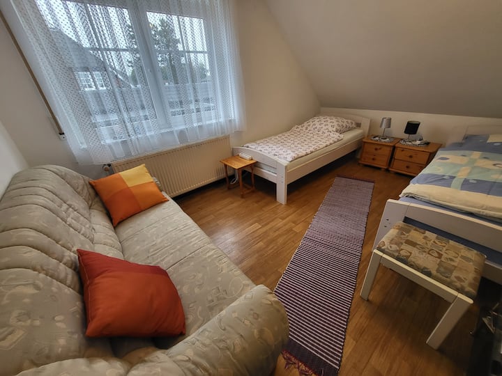 2.5 Zimmer Ferienwohnung Im 1. Og
Für 5 Personen - Schneverdingen