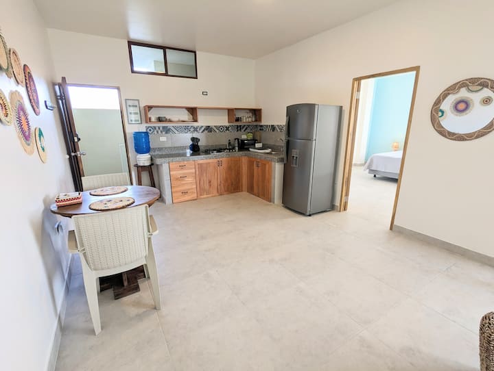 Bright + Spacious Fully Equipped Apartment - Santa Elena