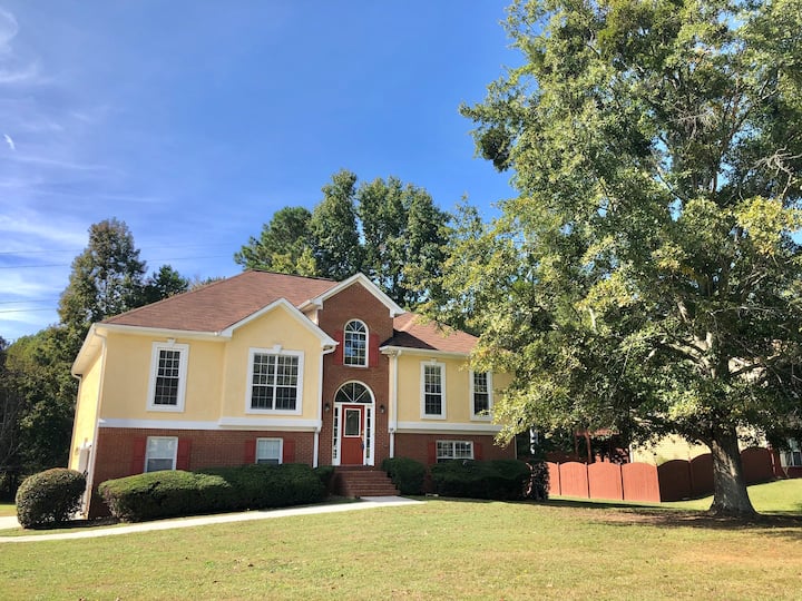 Suburban Getaway - Jonesboro, GA