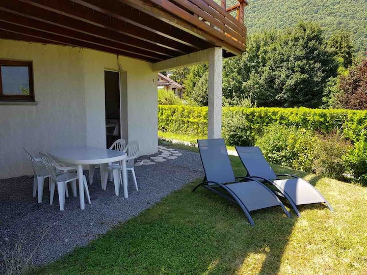 Rez De Jardin à 50m Du Lac, Bord De Piste Cyclable - Lake Annecy