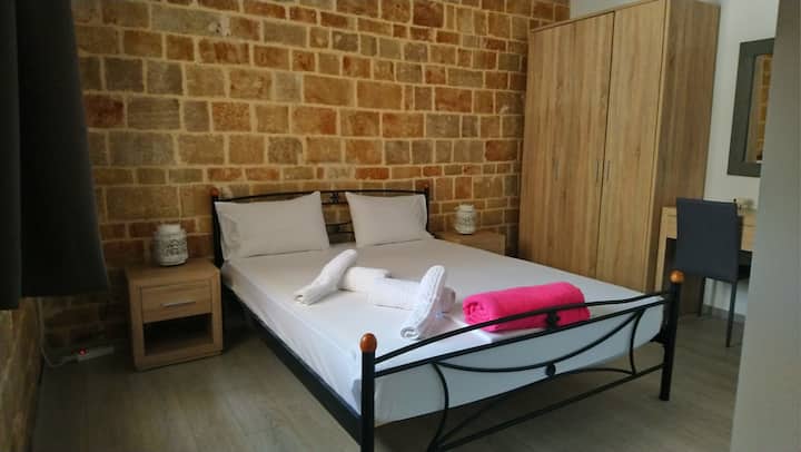 Mulberry Suite Wood & Stone (1-bedroom Apt) - Rhodes