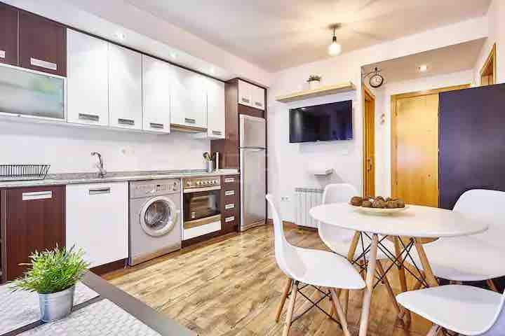 Apartamento Moderno En Pleno Centro De Alicante - Alicante