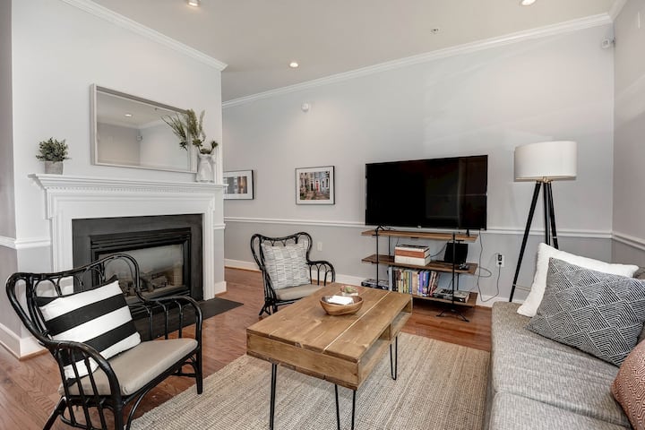 Lovely Capitol Hill Rowhouse W/pking - Near Metro! - Washington, D.C.