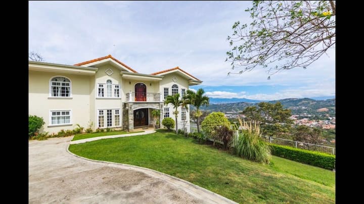 Vista Oro Luxurious Villa Heated Pool 360 Views - San José