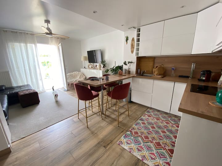 Logement Entier / Maison 2 Chambres Avec Jardin - Charron
