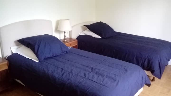 Chambre à Deux Lits à Fontainebleau - Fontainebleau