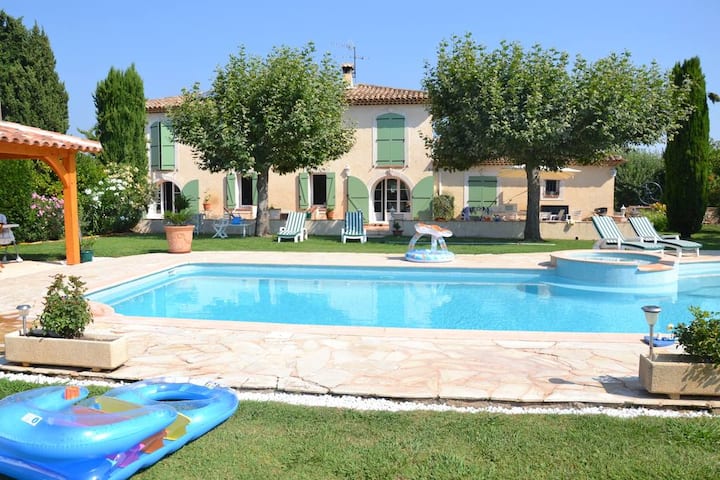 Loue Mas 12 Couchages Toulon Piscine Tennis Mer - Le Pradet