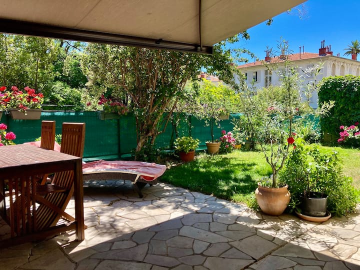 Bas De Villa Provençale Avec Parking Privé - Nice