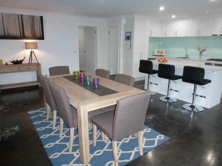 Ben's Place - Modern & Convenient - Mansfield