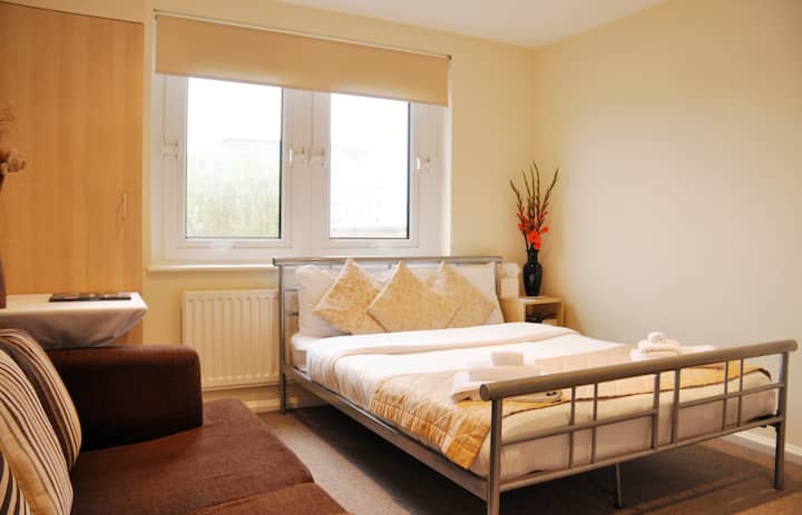 Room In Birmingham City Centre With Parking - Birmingham