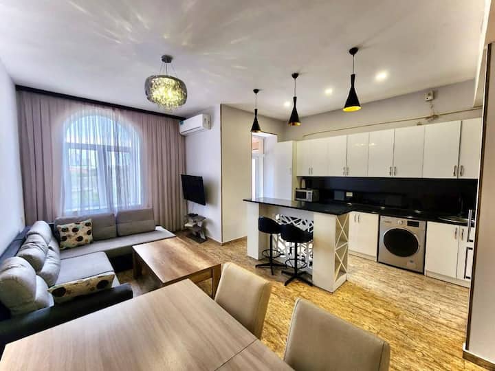 City Center Spacious 3bedroom+2.5 Bathrooms - Yerevan