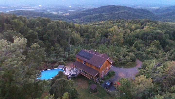 Log Cabin, *Pool, Hot Tub* Views, Views, Log Fires - Rileyville, VA