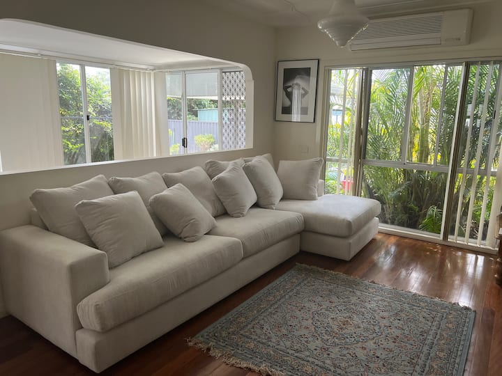 Spacious Central Home With  Gardens 8 Min 2 Beach - Brunswick Heads
