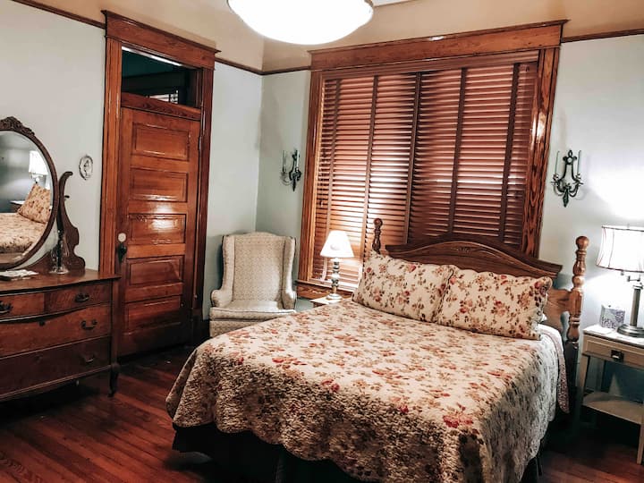 The Antebellum  204 S Oakes St.san Angelo Tx 76903 - San Angelo, TX