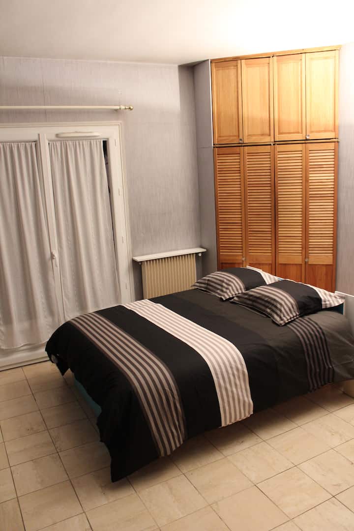 Bel Espace à Balcon Proche Paris, Disney, Centrex - Noisy-le-Grand