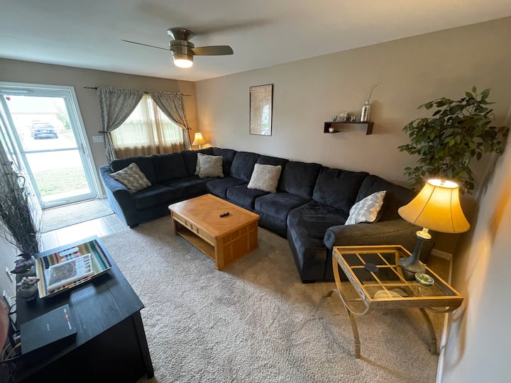 Btown Gem - 4br/2.5ba W/ 2 King Beds & Patio - Bloomington, IN