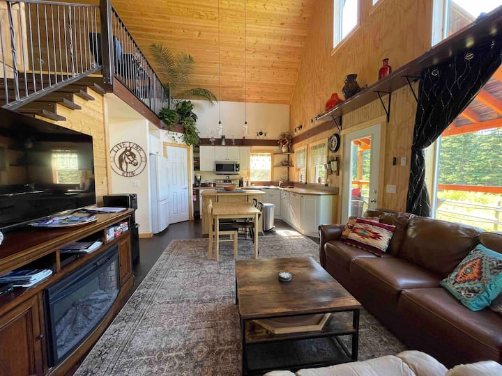 Spectacular Views! Weekly And Monthly Rates. - Alberta