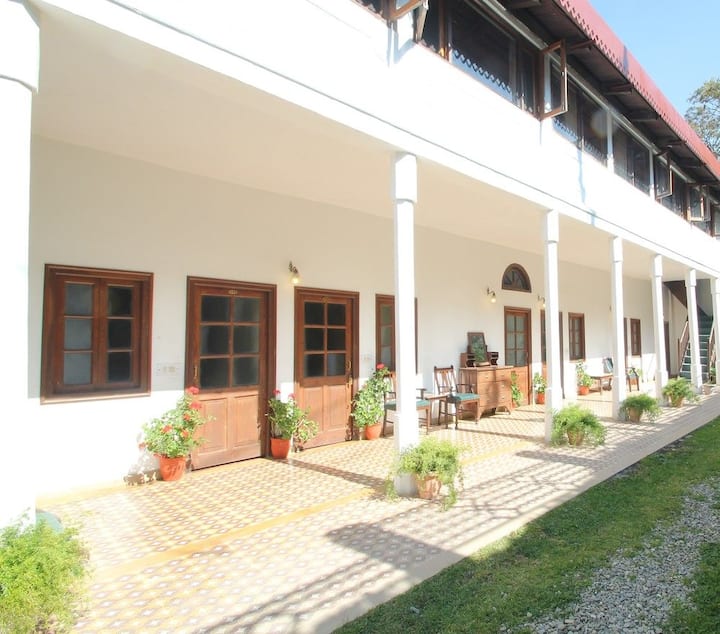 Deluxe Room In Heritage Property - Mussoorie