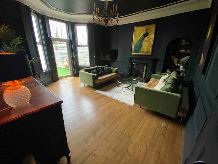 Stunning 4 Bedroom (Sleeps 10) Villa In The City - Plymouth