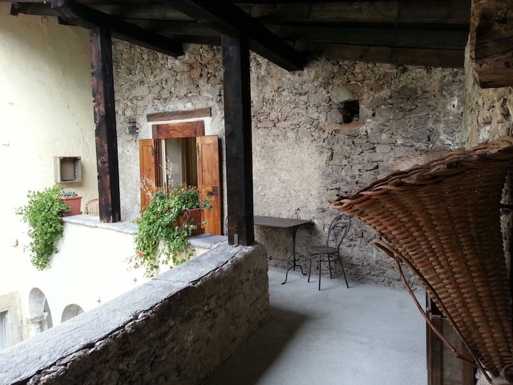Charme Apt In Historic Building In Valtellina - Sondrio
