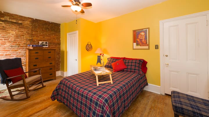 2nd Rm Near Dwntwn Wilm, 95, Museum - Wilmington, DE