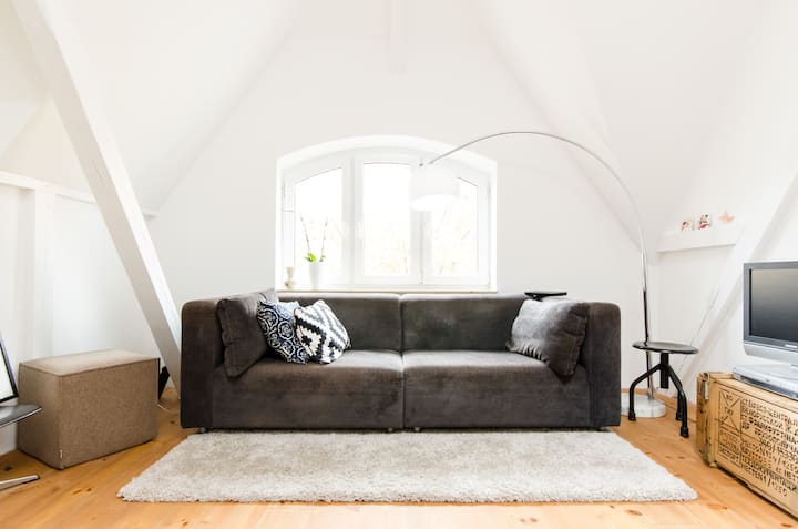 Romantic 2-room, Balcony, W-lan! Quiet & Safe! - Berlin