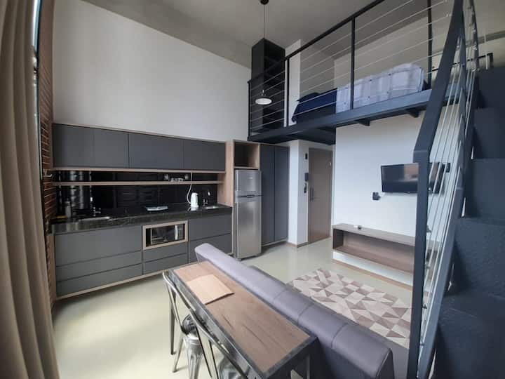 Loft Lindo E Elegante, Moderno, Pé Direito Duplo - Uberlândia