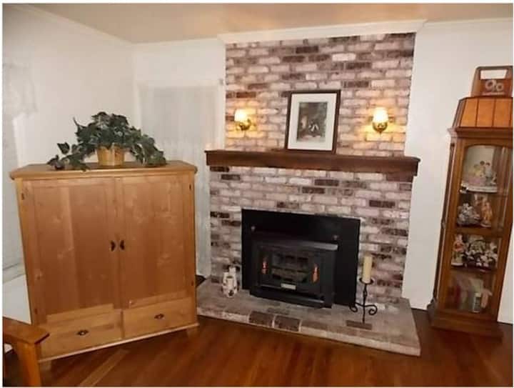 Charming 2 Bd 1 Bth House Heart Of Salinas - Salinas, CA