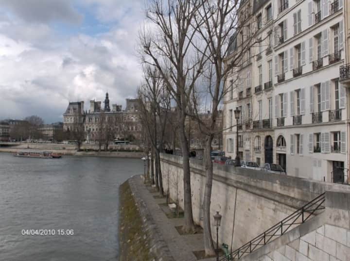 Ile Saint Louis Vue Sur La Seine - Paris