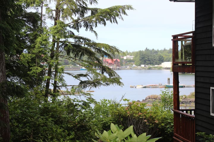 Ucluelet/ocean/treehouse Cabin-hot Tub/2-4 Guests - Ucluelet