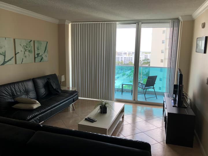 Hollywood Beach Apartment - Sea View - Hollywood, FL