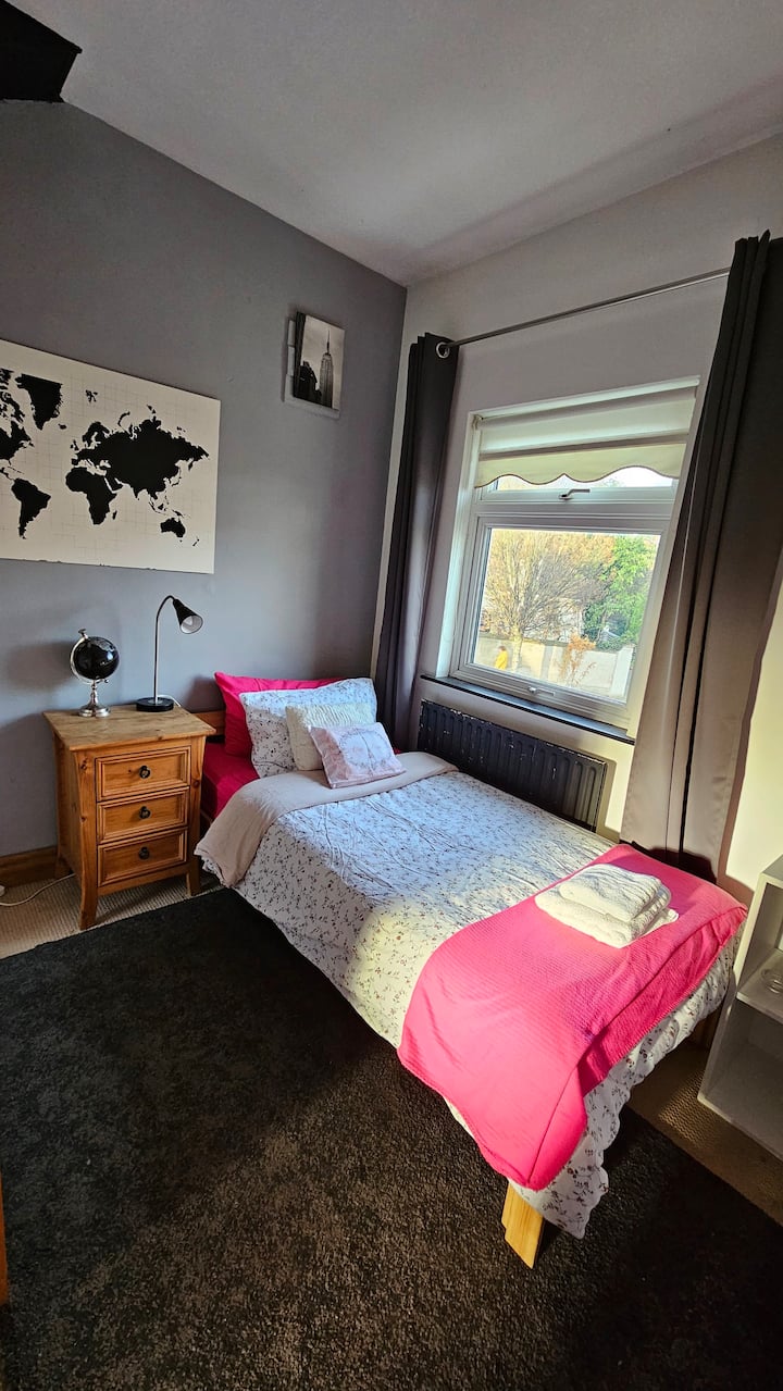 Single Room Near To Airport & City Centre - Dublin