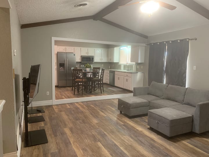 3br Family Home By Dyess Afb • Fast Wifi + Parking - Abilene, TX