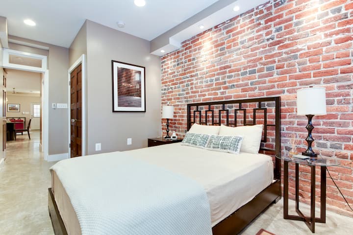 Top Listing! Large 1br Zen Boutique - Washington, D.C.