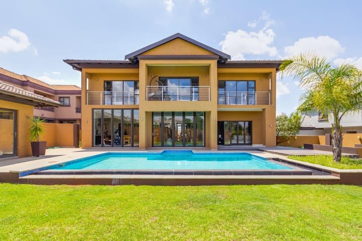 #Alimamaspaces: The Gomolemo Mansion - Pretoria, South Africa