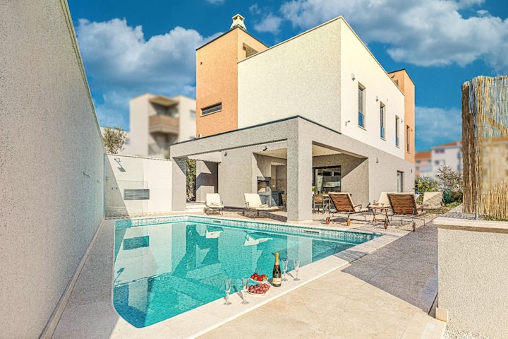Villa City Gold With Pool And Whirpool-trogir - Trogir