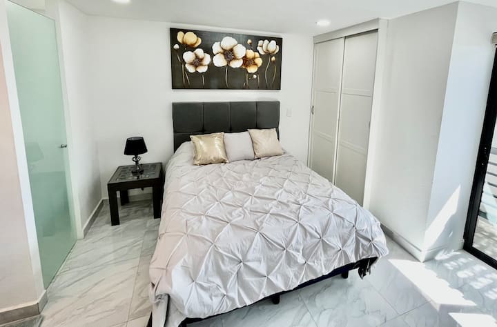 5th Floor Ocean Views - 5 Min Marina Two Bedroom - Cabo San Lucas