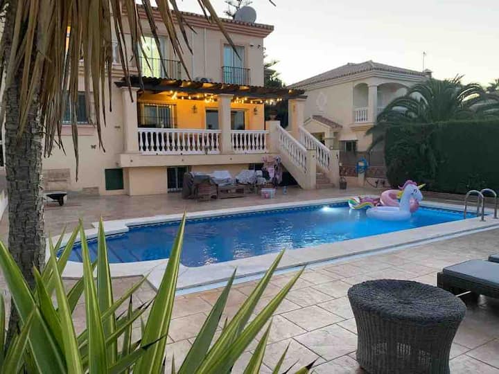 Magnificent And Charming Villa For Big Families - Coín