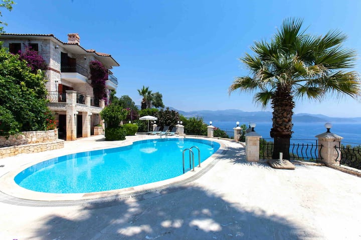 Gorgeous 3 Plan Villa Overlooking Mediterranean - Turkey
