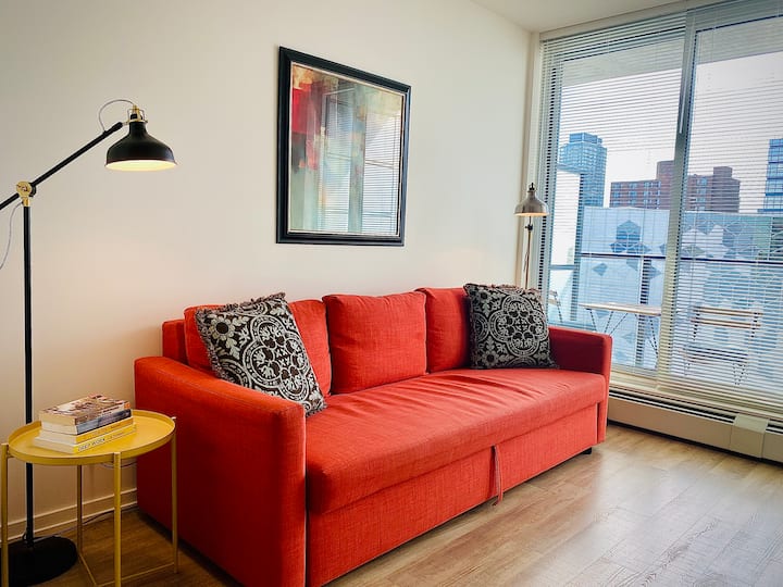 East Village Yyc+stampede+wifi+amazing View - Calgary