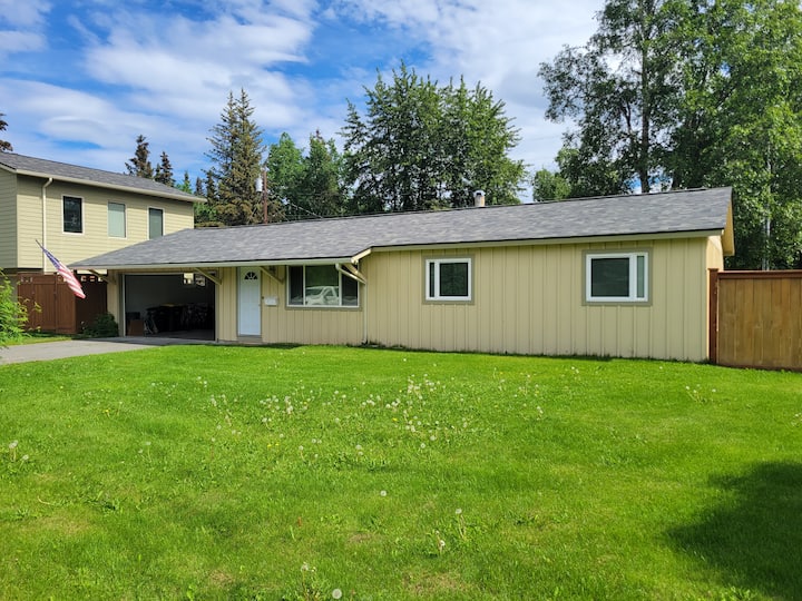 Ranch House/fence/laundry/pets Ok/bikes - Anchorage, AK